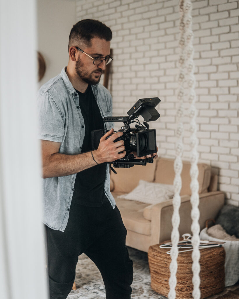 About – Alex Perri